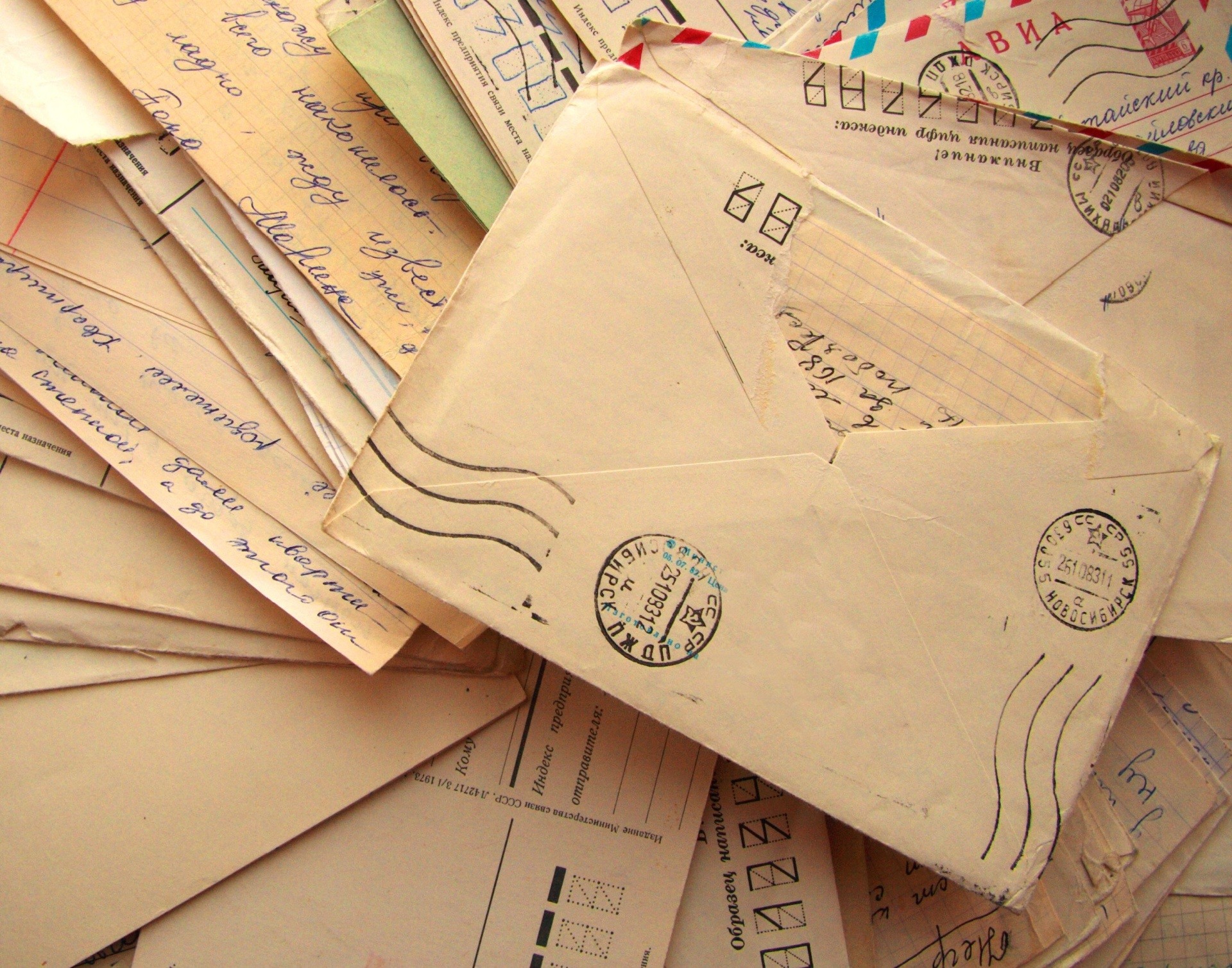 Starting an Envelope Writing Side Hustle: Benefits and Drawbacks ...